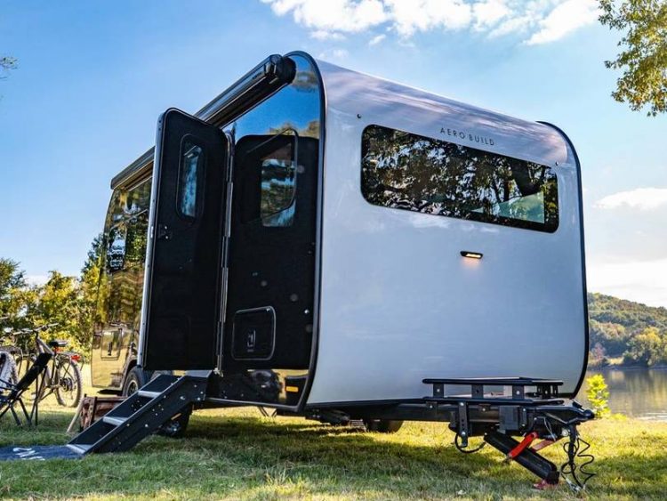 Aero Build Coast Model 1: Autark stehen dank gewaltiger Batterie und ...
