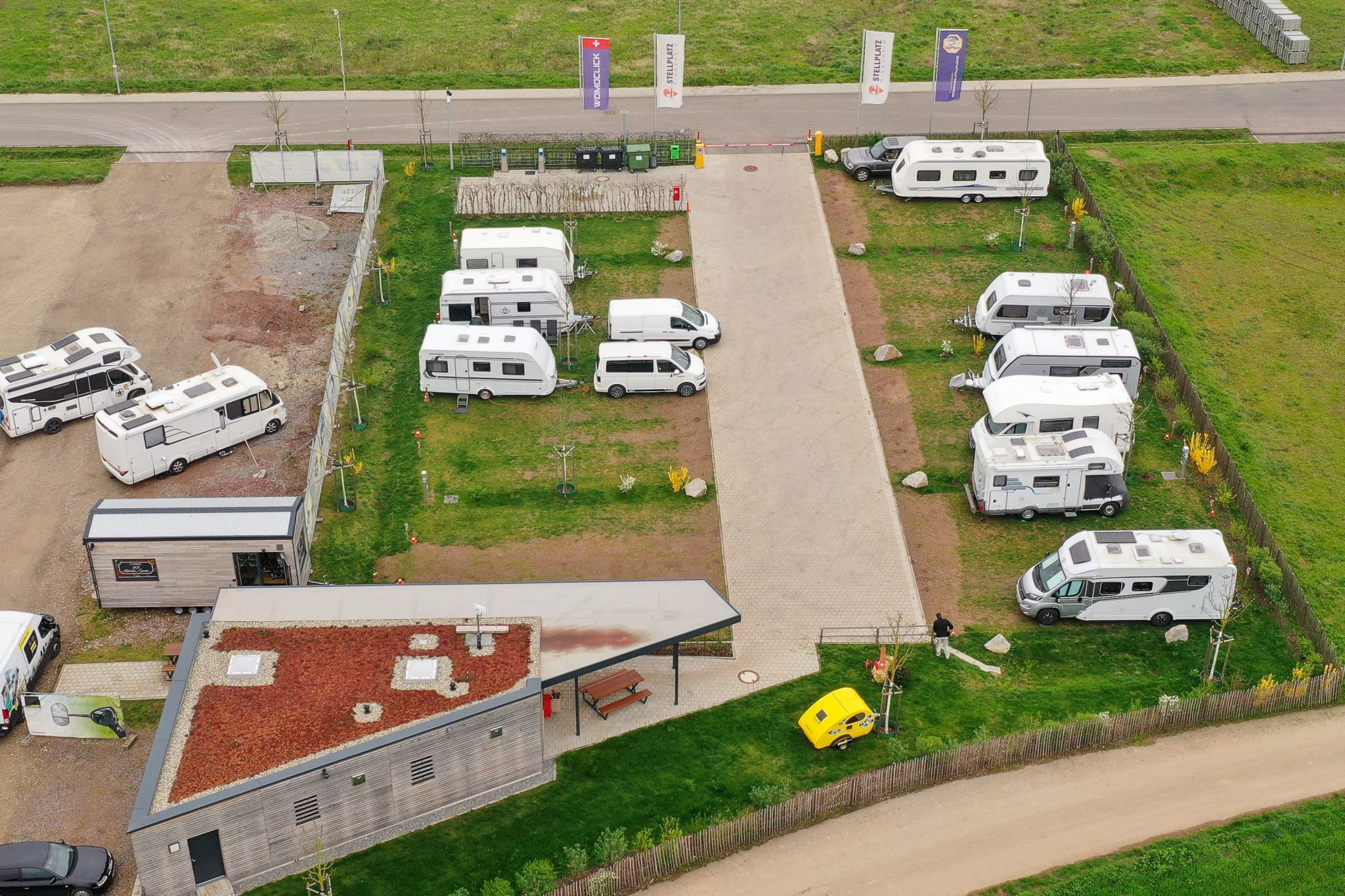 Wohnwagen Auf Wohnmobilstellplatz
